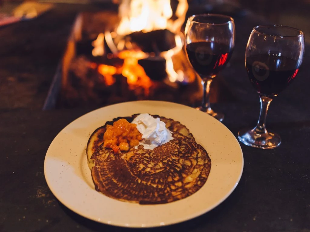 Sámi evening with Kota dinner - Jaakkola Reindeer Farm